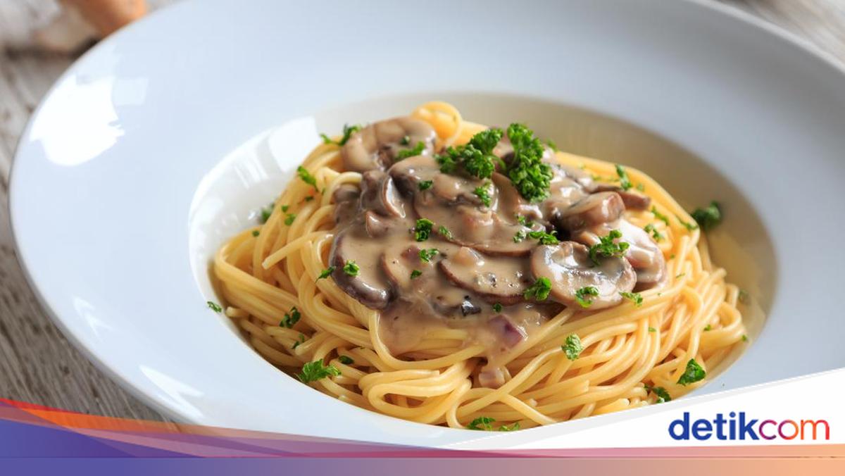 Resep Spaghetti Saus Jamur Kancing yang Populer Gurih Enaknya