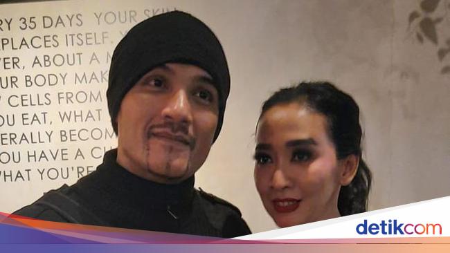 Pembuktian Romy Rafael dan Istri Jadi Duo Mentalis