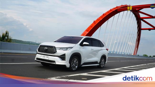 Toyota Klaim Penjualan Mobil Hybrid Naik Usai Dapet Insentif