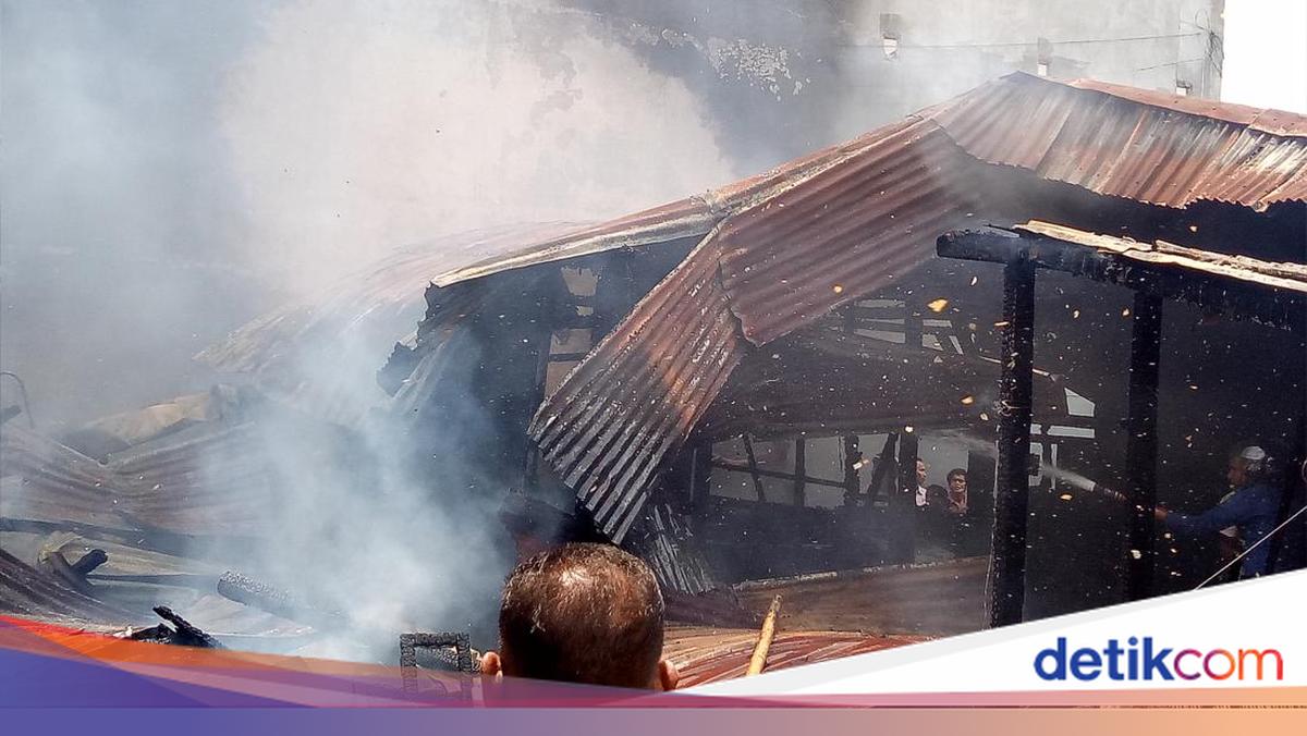 Pemilik Rumah Terbakar di Labuan Bajo 'Diselamatkan' Pedagang Bensin