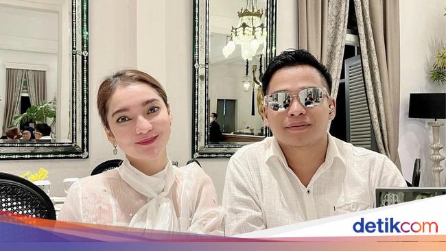 Baru Menikah, Ini Kulineran Romantis Wirang Birawa dan Umi Kalsum