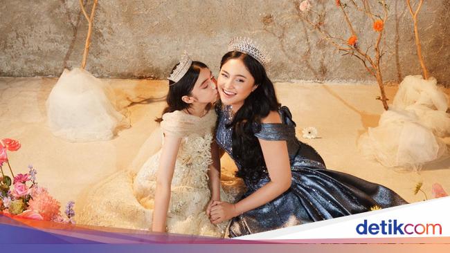 7 Gaya Pemotretan Marshanda Bareng Anak, Tampil Cantik Bergaun Bak Princess