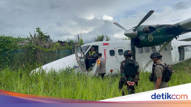 Penampakan Pesawat Rimbun Air Tergelincir-Ban Patah Akibat Cuaca Buruk