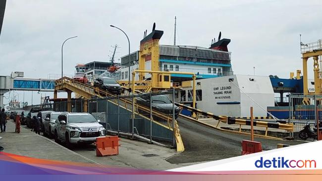 Prediksi Puncak Arus Balik Nataru di Bakauheni Meleset Prediksi Puncak Arus Balik Nataru di Bakauheni Meleset