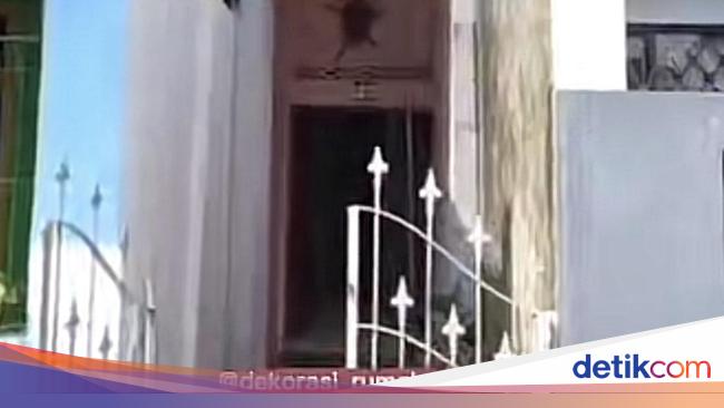 Viral Rumah 2 Lantai Lebar 1 Meter di Gang Sempit, Bagian Dalam Bikin ...