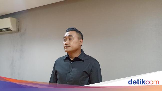 Mobil Komentator Bola Rendra Soedjono Dibobol Maling, Tas LV hingga ATM Raib