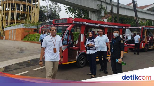 Shuttle Listrik TMII Terbatas-Diprotes Wisatawan, Ini Kata Sandiaga