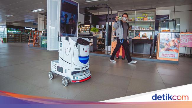 Ada Robot Wira-wiri di Stasiun MRT Jakarta, Sudah Ketemu Belum?