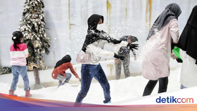 Asyik Main Salju di Bekasi, Lagi Promo Rp 247.500 di Trans Snow World
