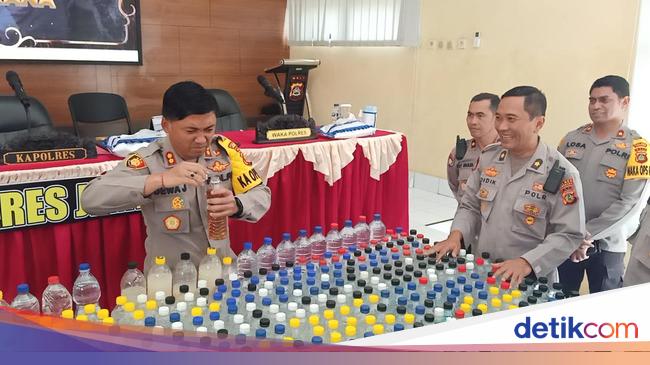 Polres Jembrana Musnahkan 639 Liter Arak-Tuak
