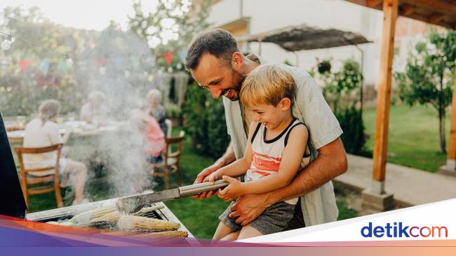 5 Tips Membuat Api Arang yang Panasnya Awet untuk Pesta BBQ