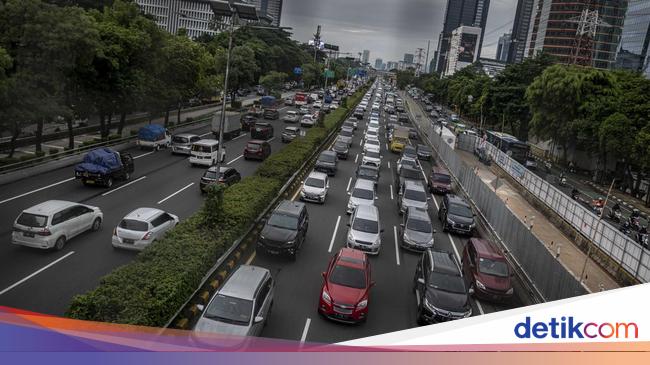 Potret Puncak Arus Liburan Nataru, Ribuan Orang Tinggalkan Jakarta Potret Puncak Arus Liburan Nataru, Ribuan Orang Tinggalkan Jakarta