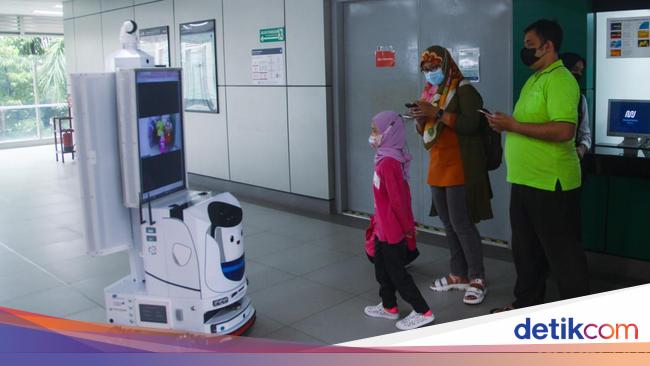 Wih! Ada Robot Wira-wiri di Stasiun MRT Lebak Bulus Wih! Ada Robot Wira-wiri di Stasiun MRT Lebak Bulus