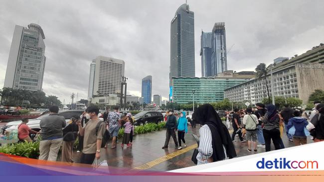 Mulai Ramai! Kondisi Bundaran HI Jelang Malam Tahun Baru 2023
