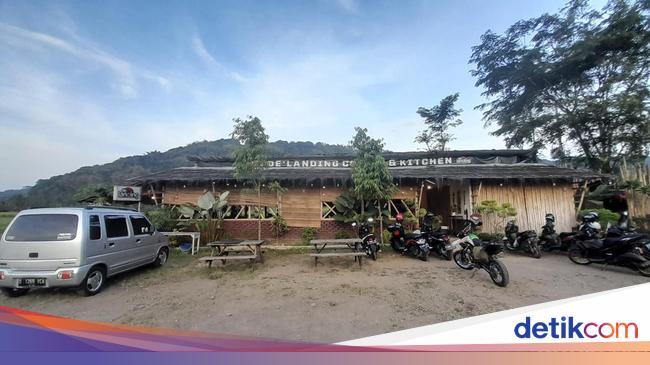 Serunya Nongkrong di Kafe dengan Pemandangan Alam Sumedang