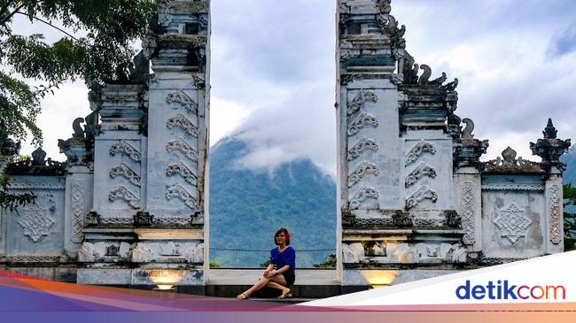 Liburan ala Bali di Sentul, Bisa Foto Serasa di Pura Lempuyang
