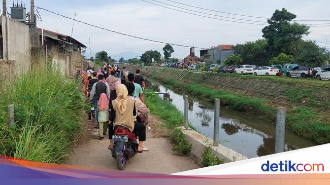 Macet dan Sampah Jadi Masalah di Sekitar Masjid Al Jabbar