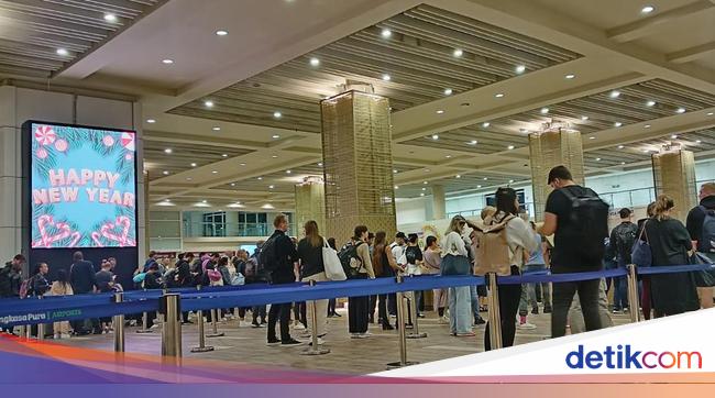Penumpang Pesawat di Bandara Ngurah Rai Selama Nataru Meningkat