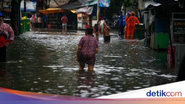 3 RT di Kemang Jaksel Banjir, Ketinggian Air Capai 80 Cm