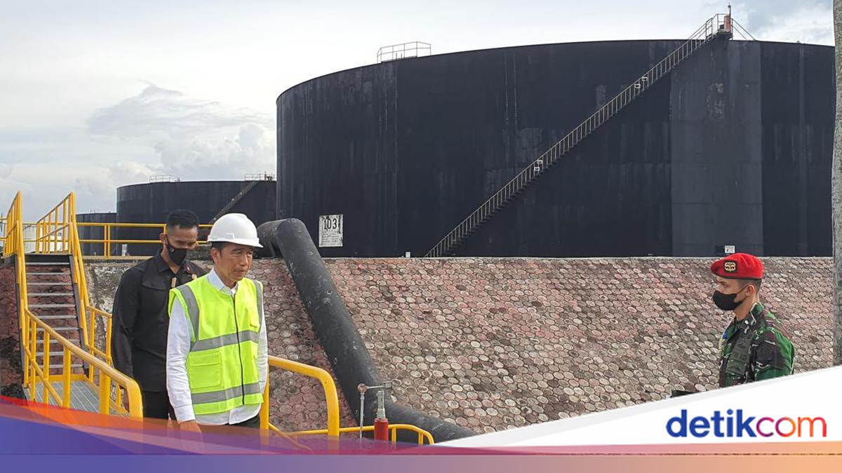 Cek Tank Farm di Dumai, Presiden Target Produksi 400 Ribu Barel/Hari