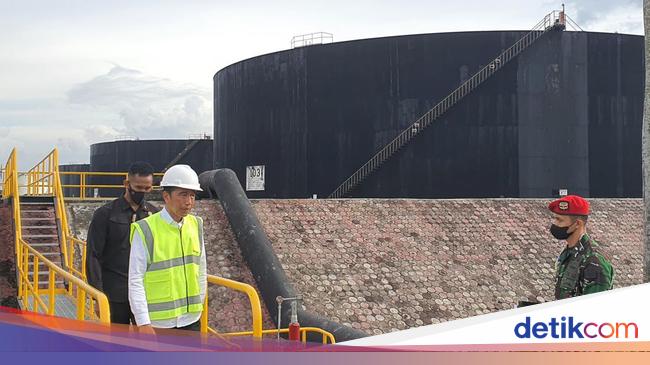 Cek Tank Farm di Dumai, Presiden Target Produksi 400 Ribu Barel/Hari
