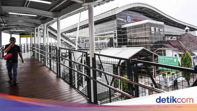Potret Halte Integrasi TiJe-Stasiun Jatinegara, Penumpang Bisa Sat Set