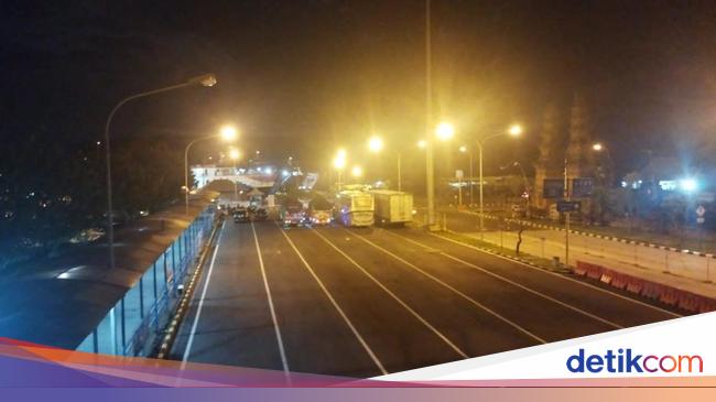 Angin Kencang dan Gelombang Tinggi, Pelabuhan Gilimanuk Ditutup Angin Kencang dan Gelombang Tinggi, Pelabuhan Gilimanuk Ditutup