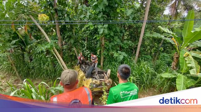 Truk Tabrak Pemotor hingga Jatuh ke Jurang Kulon Progo, 1 Tewas