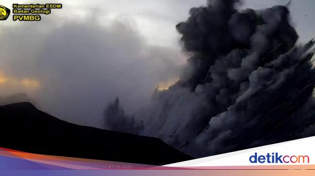 Gunung Marapi Erupsi, Semburkan Abu Vulkanik Setinggi 3191 Meter