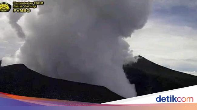 Gunung Marapi Erupsi Lagi, Tinggi Kolom Abu Mencapai 200 Meter