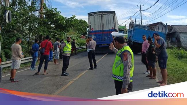 2 Truk Mogok Bergantian, Denpasar-Gilimanuk Macet Hampir Setengah Hari