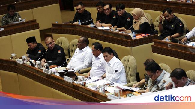 Mendagri Tegaskan Pemilu Digelar 14 Februari 2024 Mendagri Tegaskan Pemilu Digelar 14 Februari 2024