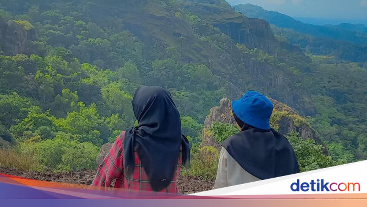 Berdua Meraih Puncak Keindahan Gunung Api Purba Nglanggeran