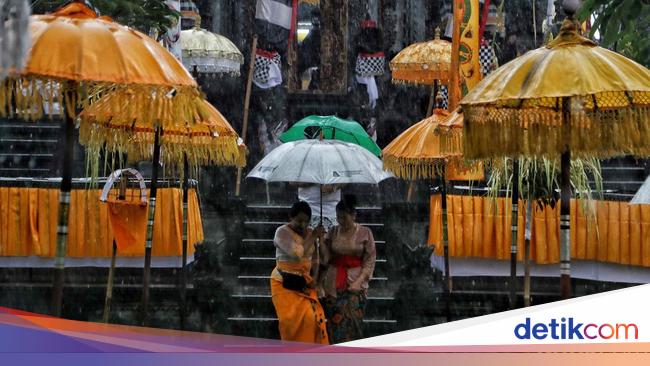 Makna Hari Raya Kuningan, Waktu Turunnya Para Leluhur