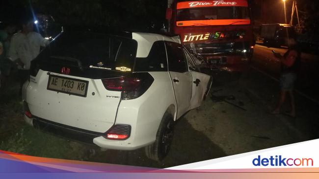 Penyebab Fatal Mobil di Ngawi Tabrak Pohon Tewaskan 5 Orang