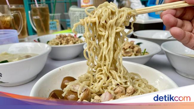 Cicip Bakmi Halal di Mangga Besar dengan Topping Tahu dan Ati Ampela