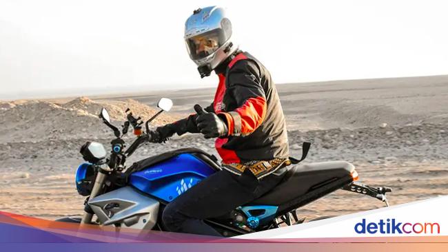 Pecah Telur! Pria Ini Touring Pakai Motor Listrik Hingga 12.740 Km