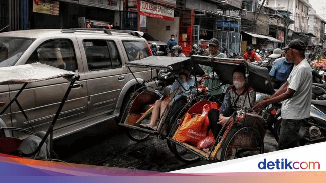 Pasar Teluk Gong Jakut Diserbu Umat Tionghoa Jelang Imlek
