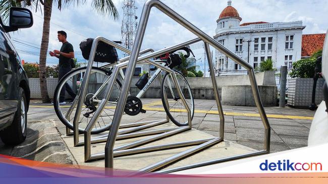 Unik hingga Mewah, Potret Beragam Parkiran Sepeda di Jakarta