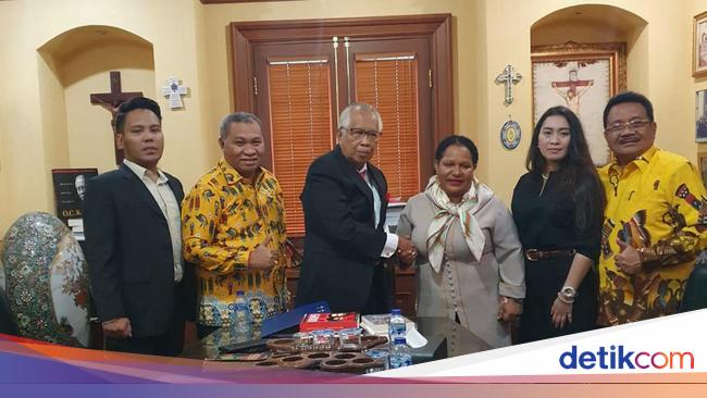 Pihak Lukas Enembe Ungkap Alasan Tunjuk OC Kaligis Jadi Pengacara Pihak Lukas Enembe Ungkap Alasan Tunjuk OC Kaligis Jadi Pengacara