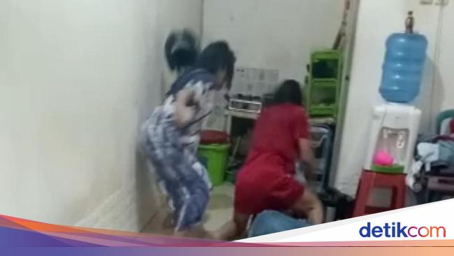 Pria di Kendari Dikeroyok 2 Waria gegara Tak Bayar Open BO