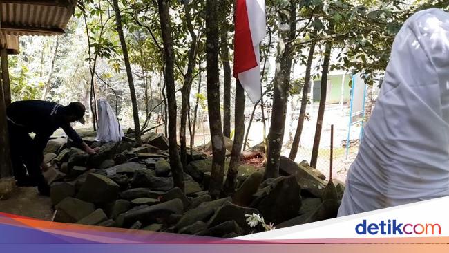 Menapaki Jejak Prabu Tajimalela di Puncak Gunung Lingga Sumedang