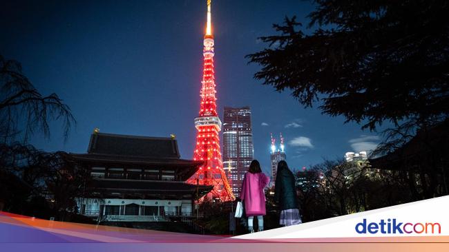 Menara Tokyo Menyala Merah Rayakan Imlek