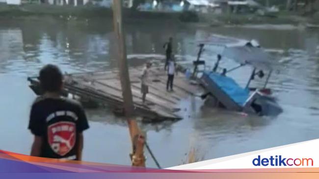 Pikap Angkut Besi Tua 1,5 Ton Tercebur saat Seberangi Sungai di Konawe