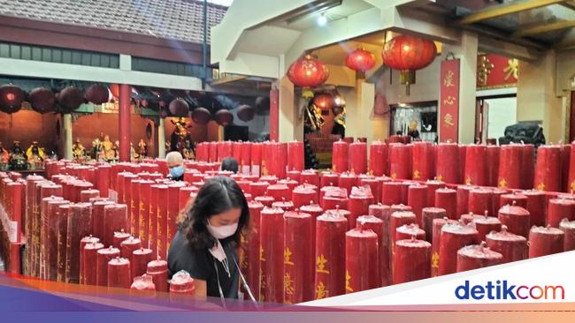 Melihat Suasana Vihara Dharma Ramsi Jelang Perayaan Imlek 2023 Melihat Suasana Vihara Dharma Ramsi Jelang Perayaan Imlek 2023