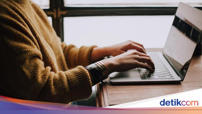 10 Contoh Teks Berita Singkat dengan Unsur 5W+1H Lengkap Penjelasannya