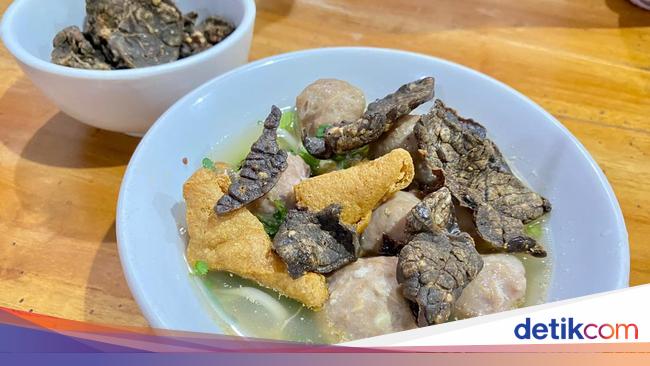 Bakso Pa'de Jangkung: Bikin Nagih! Bakso Topping Tahu dan Paru Goreng ...