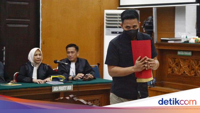 Eliezer Kutip Jaksa Agung Legenda Baharuddin Lopa: Berani Benar Meski ...