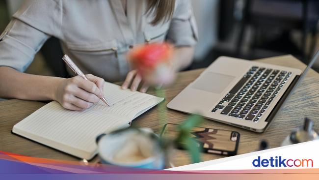 50 Contoh Kalimat Fakta Lengkap dengan Ciri-ciri dan Jenisnya