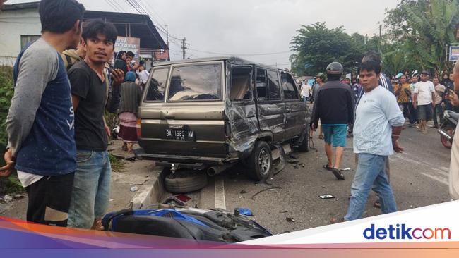 Kecelakaan Beruntun di Tanah Datar, Jalur Padang-Bukittinggi Buka Tutup Kecelakaan Beruntun di Tanah Datar, Jalur Padang-Bukittinggi Buka Tutup